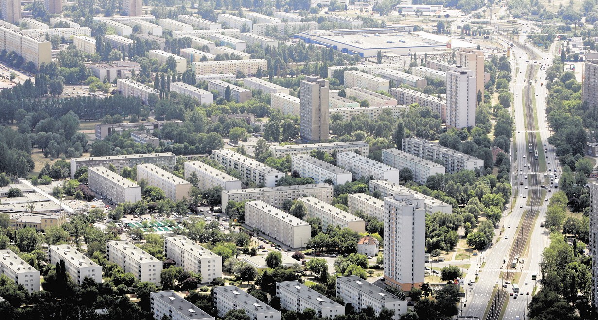 INSIDE A "NO GO ZONE" IN MALMO, SWEDEN : r/europe