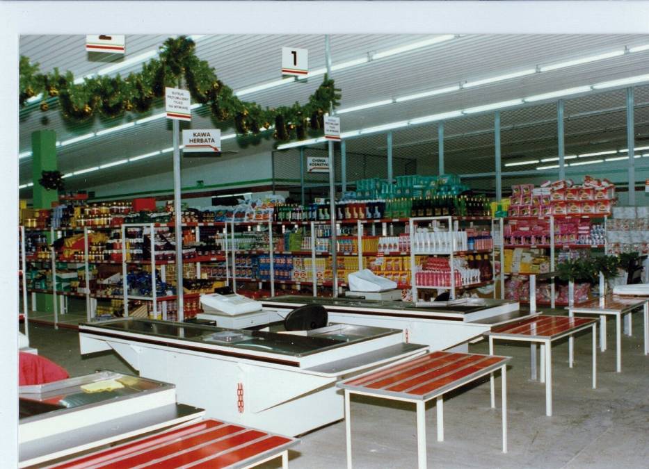 Biedronka, jakiej nie znasz! Pierwszy sklep tej sieci nie wyglądał tak, jak myślisz! Zobacz ...